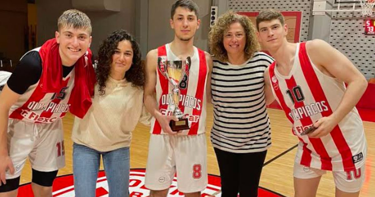 Ο Κώος καλαθοσφαιριστής Σταμάτης Κουζούκας πρωταθλητής Εφήβων στην ...