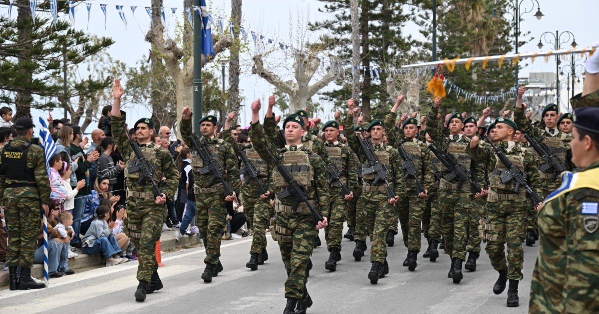 Η παρέλαση του στρατού στην Κω, για την 25η Μαρτίου | Kosnews24.gr