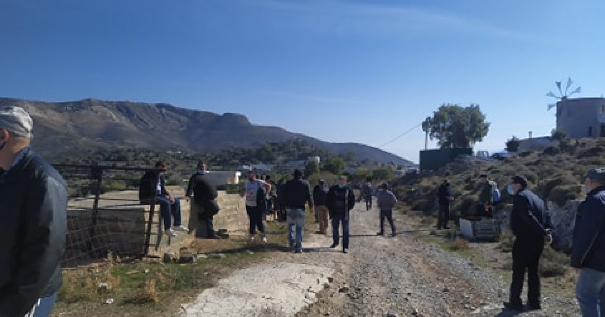 Η συγκέντρωση διαμαρτυρίας στην Λέρο, για την αποτροπή κατασκευής της ...